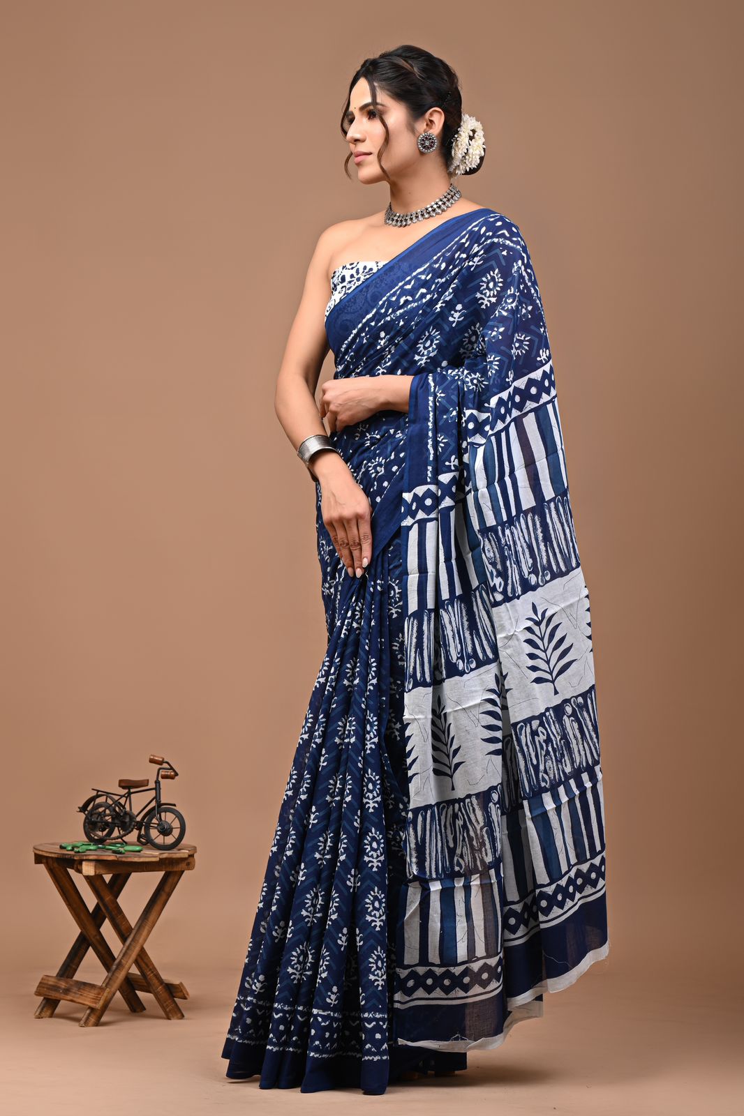 Pure Mul cotton Hand print saree with Blouse. – fab-persona